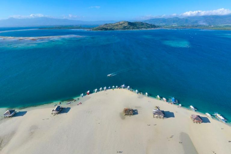 13 of the Best Sandbars in the Philippines to Add to Your Bucketlist